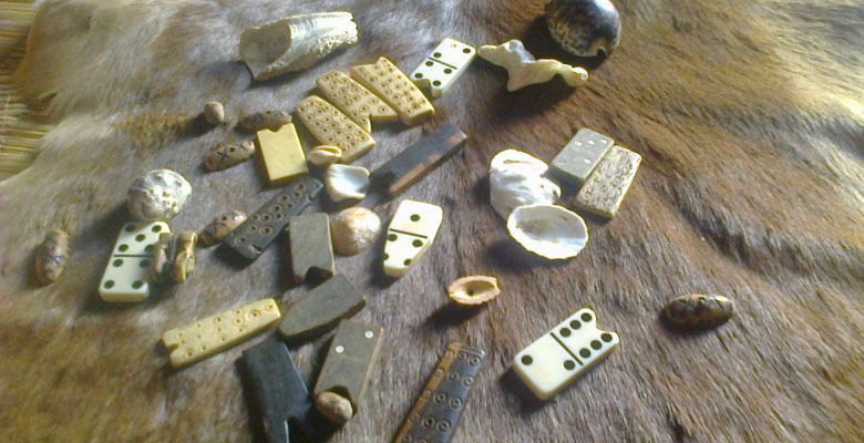 Traditional and Spiritual healing powers and foreseeing with bones ...